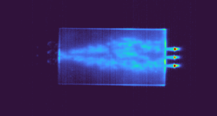 Penn SEAS Researchers Develop Lithography-Free Photonic Chip for ...